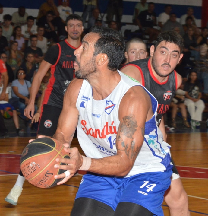 Diario Crónicas de Mercedes, Soriano, Uruguay | Sandú Mantuvo su ...